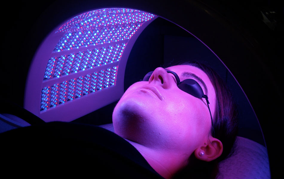 PROFESSIONAL LED LIGHT THERAPY TREATMENTS FOR ACNE – SkinImpact LED